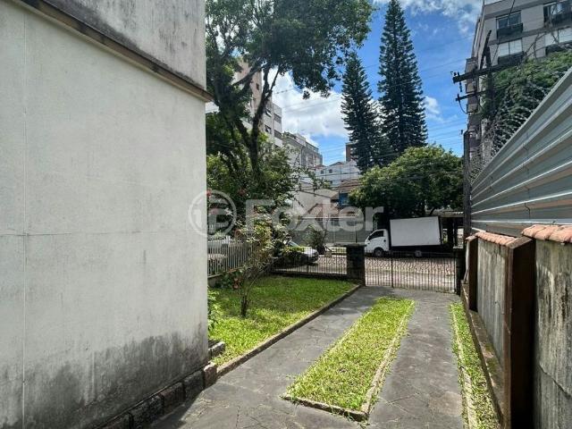 Casa com 3 dormitórios em Porto Alegre