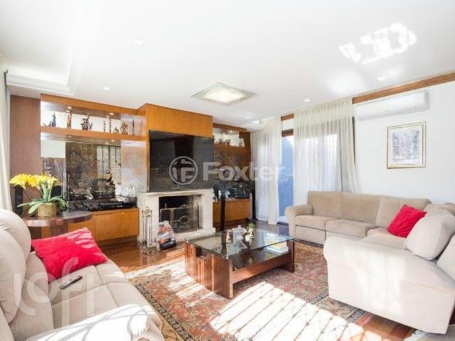 Casa com 3 dormitórios em Porto Alegre