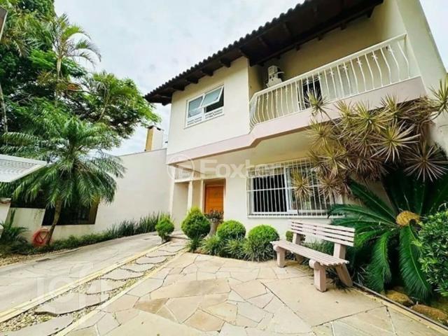 Casa com 3 dormitórios em Porto Alegre