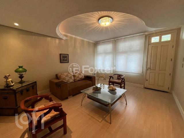 Casa com 3 dormitórios em Porto Alegre