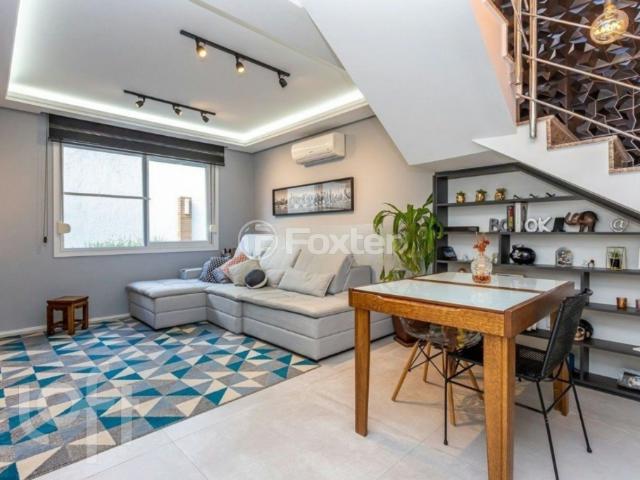 Casa com 3 dormitórios em Porto Alegre