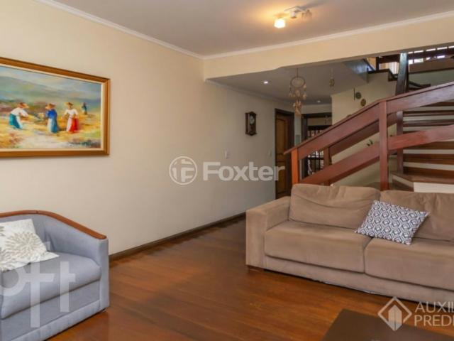 Casa com 3 dormitórios em Porto Alegre