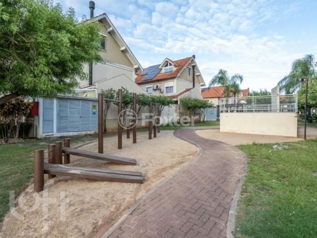 Casa em Condomínio com 3 dormitórios em Porto Alegre