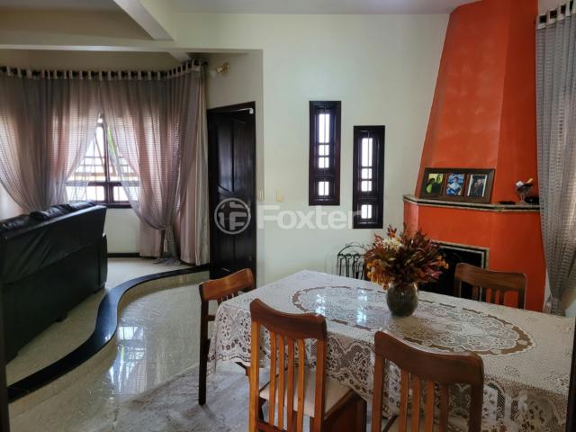 Casa com 3 dormitórios em Porto Alegre