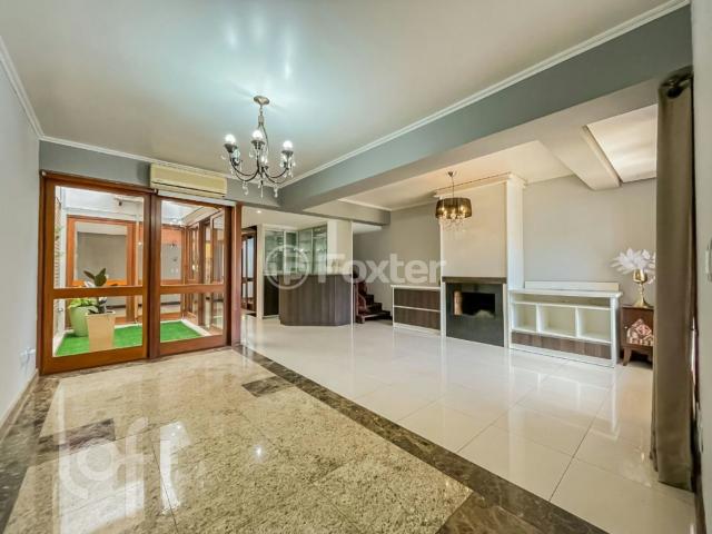 Casa com 3 dormitórios em Porto Alegre