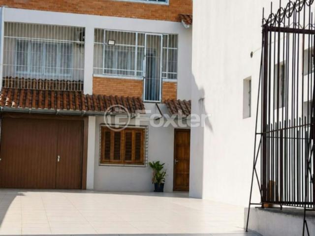 Casa com 3 dormitórios em Porto Alegre