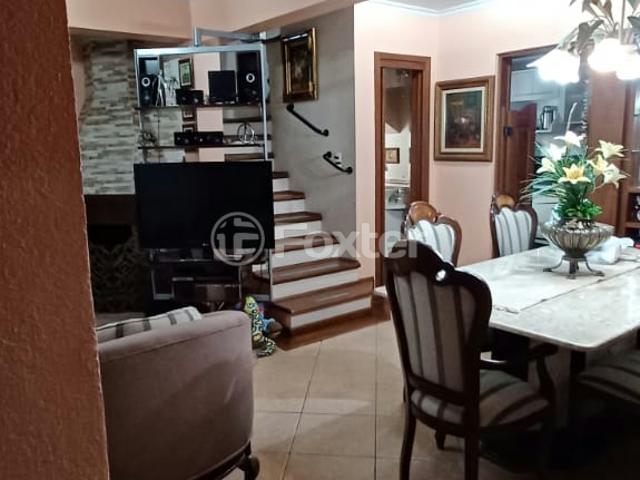 Casa com 3 dormitórios em Porto Alegre