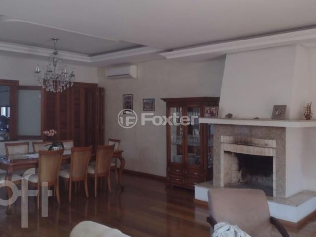 Casa com 3 dormitórios em Porto Alegre