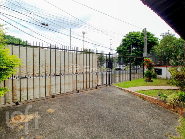 Casa com 3 dormitórios em Porto Alegre