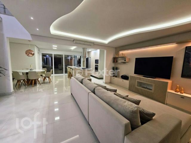 Casa com 3 dormitórios em Porto Alegre