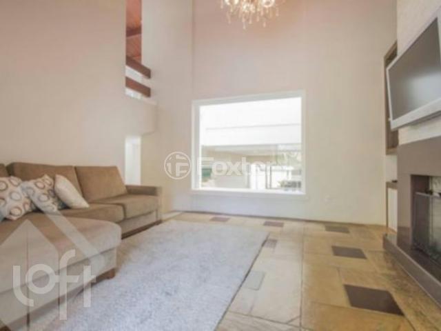 Casa com 3 dormitórios em Porto Alegre