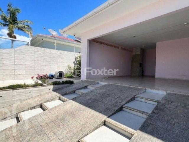 Casa com 3 dormitórios em São José