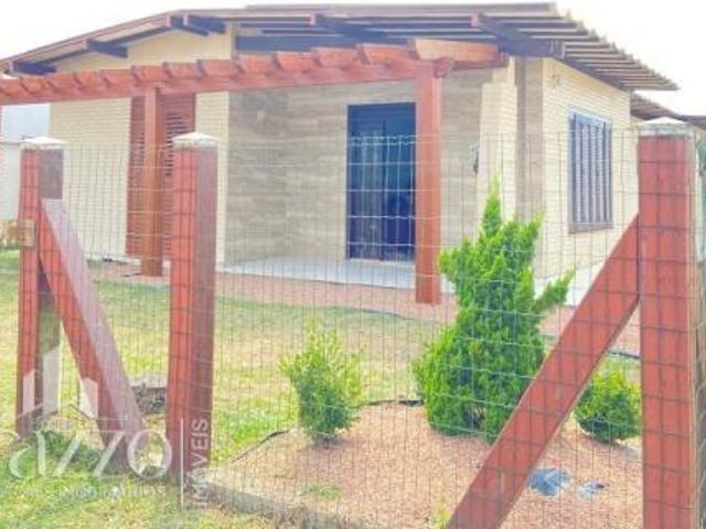 Casa com 3 dormitórios em Tramandaí