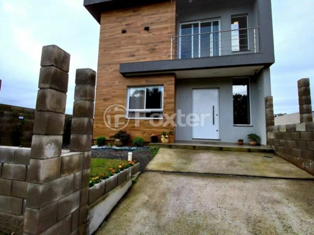 Casa com 3 dormitórios em Viamão