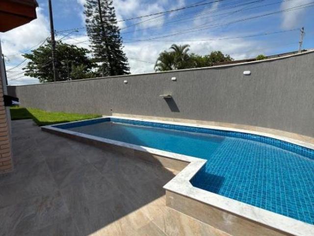 CASA COM 3 DORMITÓRIOS ESPAÇO GOURMET 500 MTS DO MAR ITANHAÉM/SP