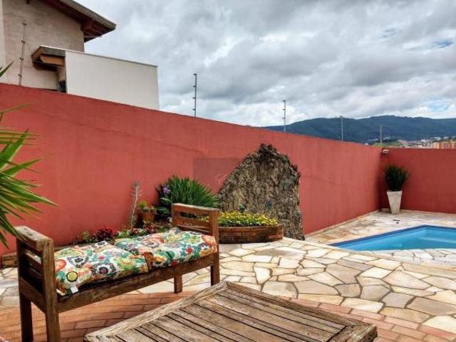 Casa com 3 dormitórios Jardim Vitória Poços de Caldas/MG
