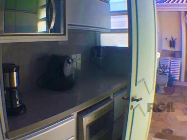 Casa com 3 dormitórios, localizada no bairro Jardim Itu em Porto Alegre/RS