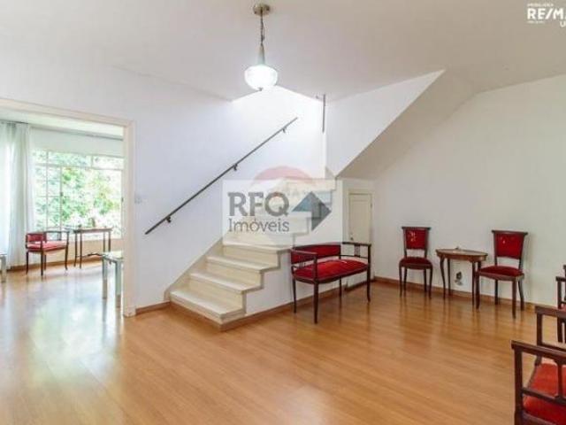 Casa com 3 dormitórios para a venda na Região do Jardim da Gloria !