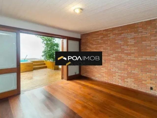 Casa com 3 dormitórios para alugar por R$ 8.400,00/mês Santana Porto Alegre/RS