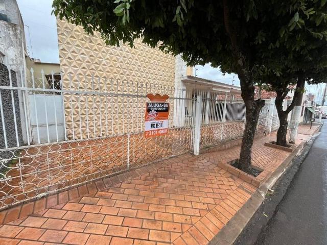 Casa com 3 dormitórios para alugar, 1 m² por R$ 7.000,00/mês Setor Central Rio Verde/GO