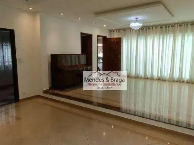 Casa com 3 dormitórios para alugar, 230 m² por R$ 7.300,00/mês Vila Milton Guarulhos/SP