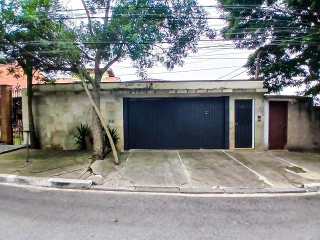 Casa com 3 dormitórios para locação em Interlagos