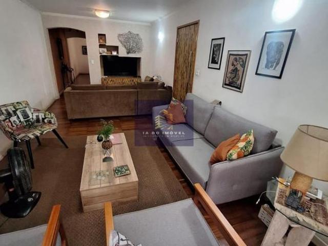 Casa com 3 dormitórios, para vender na Mascote!