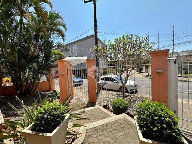 CASA COM 3 DORMITÓRIOS PISCINA E PÁTIO NO JARDIM LINDÓIA