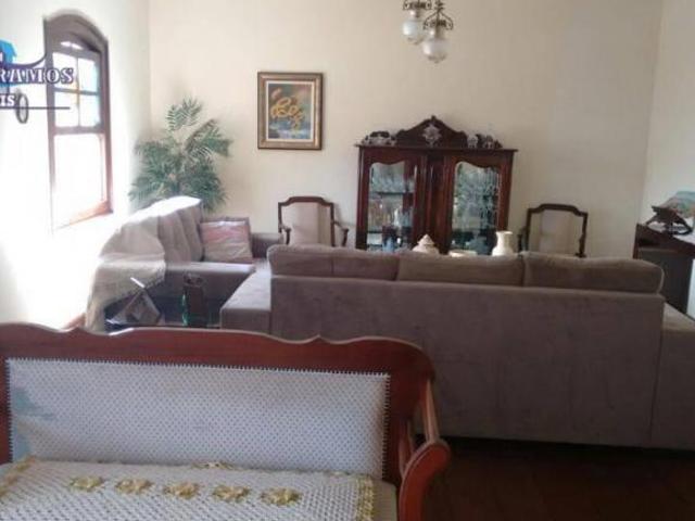 Casa com 3 dormitórios planejados sendo 1 suíte, banheiro social, sala de estar e jantar, garagem 4