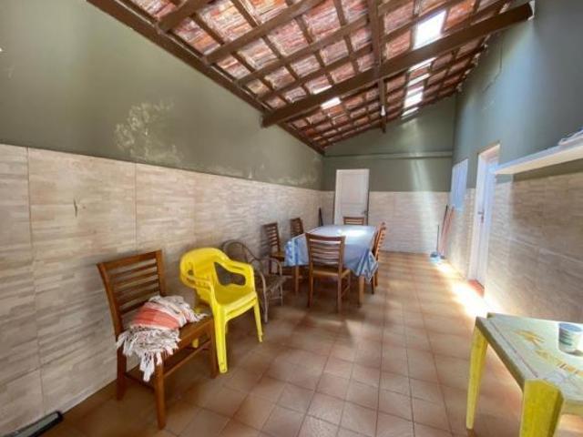 Casa com 3 dormitórios próximo à praia