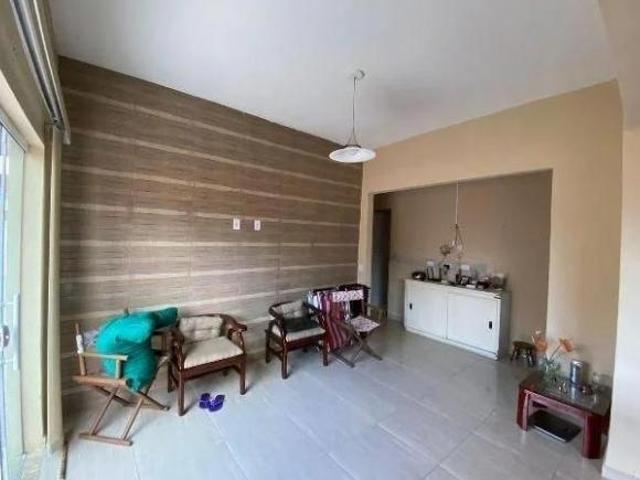 Casa com 3 dormitórios próximo à praia no bairro Jardim Praia Grande em Mongaguá