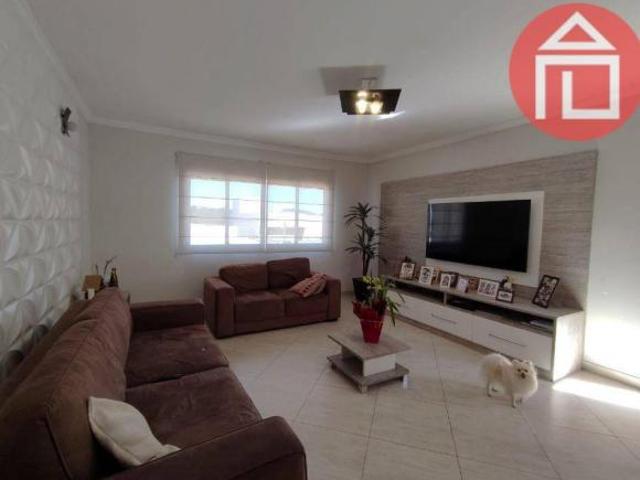 Casa com 3 dormitórios próximo ao Centro à venda, 170 m² por R$ 875.000 Jardim Santa Paulina Bra