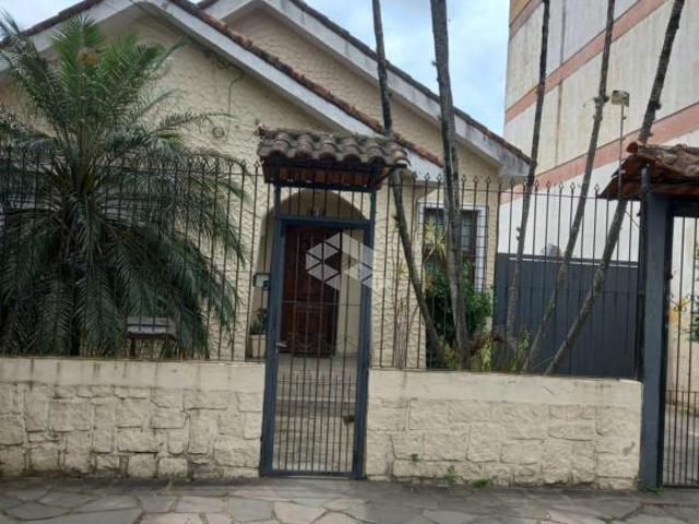 Casa com 3 dormitórios Residencial ou Comercial para venda junto Av. Cavalhada e Shopping Cavalhada