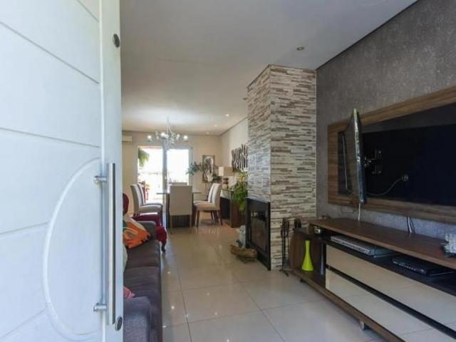 Casa com 3 dormitórios, suíte com closet e piscina no Condomínio Cinque Terre