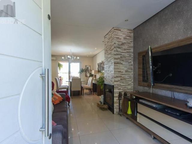 Casa com 3 dormitórios, suíte com closet e piscina no Condomínio Cinque Terre