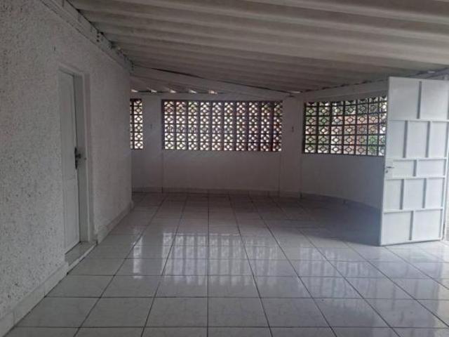 Casa com 3 Dormitórios, Suíte e 3 Vagas de Garagem na Aviação