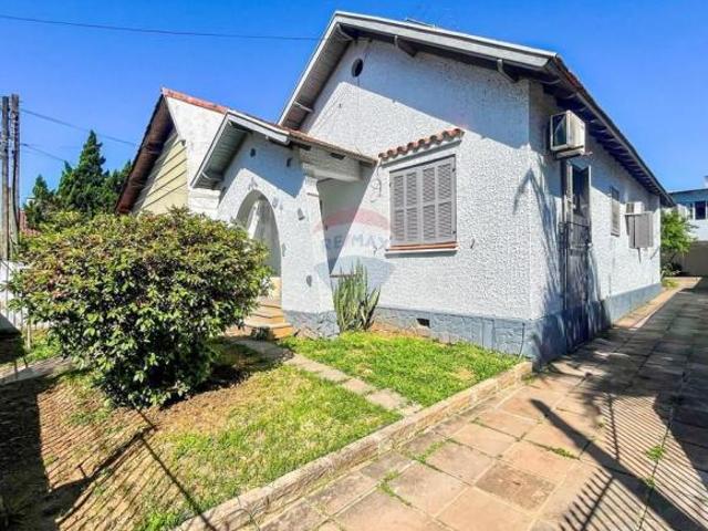 Casa com 3 dormitórios, suíte e piscina à venda/Bairro São José