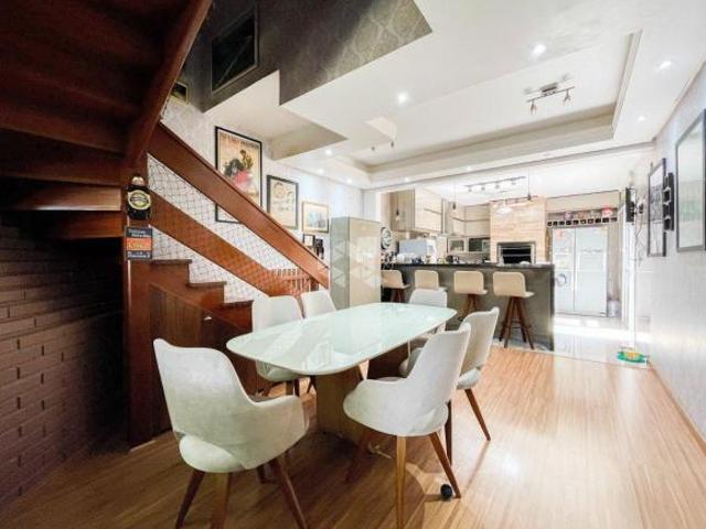 Casa com 3 Dormitórios, Suíte e Piscina no Bairro Ipanema Porto Alegre