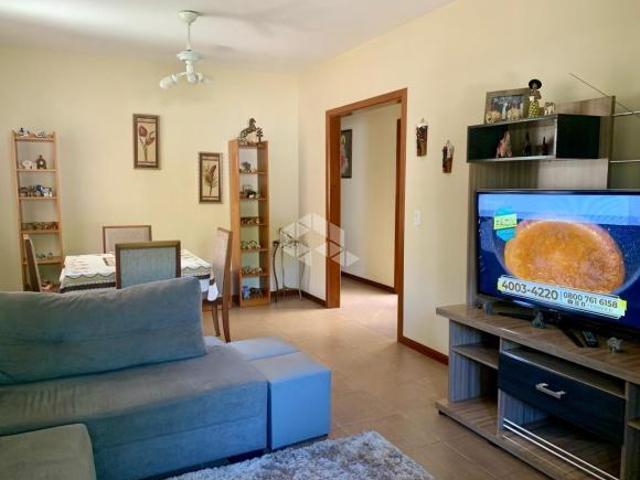 Casa com 3 dormitórios, suíte, 182m², térrea, 8 vagas, Bairro Guarujá