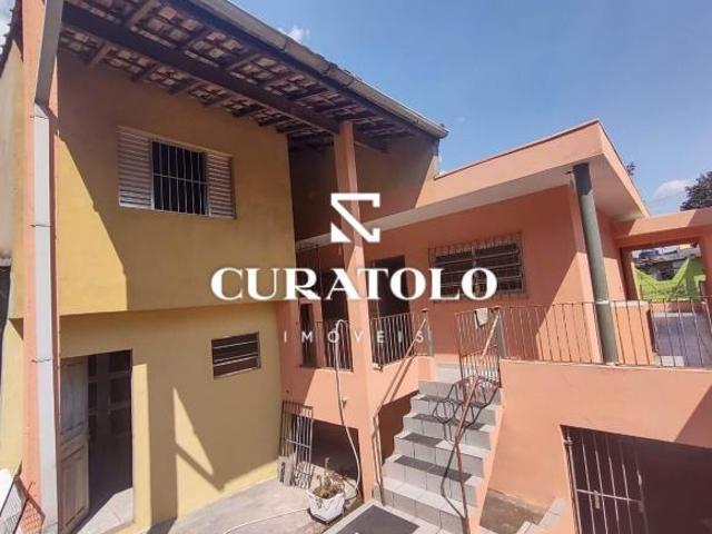 Casa com 3 dormitórios, salão com churrasqueira, 2 pontos comerciais, 3 vagas Pq. Novo Oratório