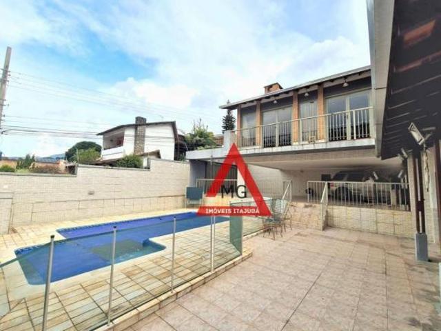 Casa com 3 dormitórios, sendo todas suítes e piscina no bairro Pinheirinho em Itajubá MG