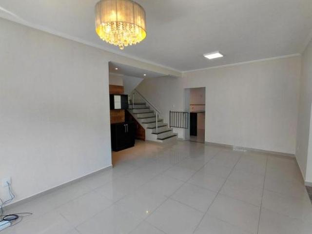 Casa com 3 dormitórios, sendo uma suíte, no Bela Vista