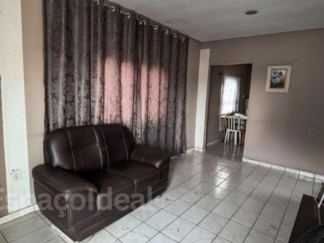 CASA COM 3 DORMITÓRIOS SENDO 1 NO FUNDO VILA JD. UBIRAMA LENÇÓIS PAULISTA