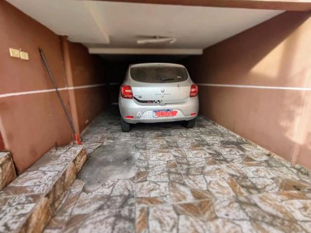 Casa com 3 dormitórios sendo 1 suíte.