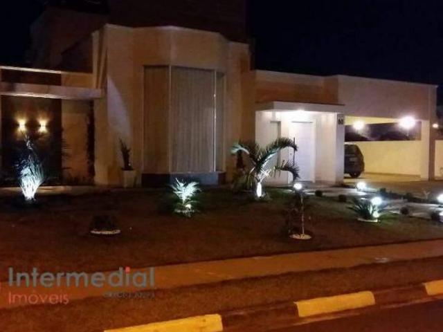 Casa com 3 dormitórios sendo 1 suíte com closet à venda em no condomínio Flora Ville