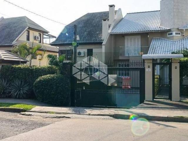 Casa com 3 dormitórios, sendo 1 suíte com closet ele ela, banheira de hidromassagem, no bairro Cháca
