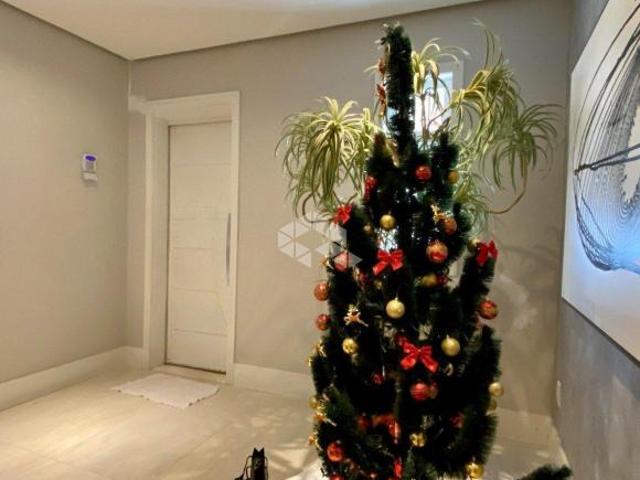 CASA COM 3 DORMITÓRIOS SENDO 1 SUÍTE COM CLOSET NO CRISTO REDENTOR
