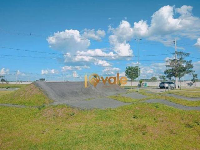 Casa com 3 dormitórios sendo 1 suíte, com 141 m² Au São José dos Campos/SP