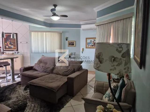 Casa com 3 dormitórios sendo 1 suíte à venda, 152 m² de terreno e 114 de área construída por R$ 630