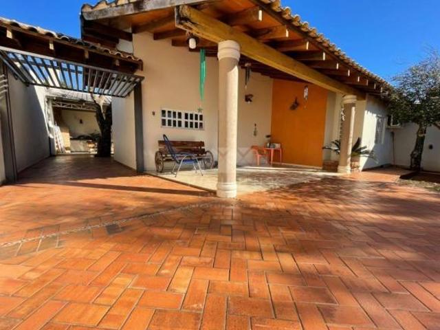 Casa com 3 dormitórios sendo 1 suíte à venda, 172 m² por R$ 950.000 Jardim Panorama Foz do Iguaç